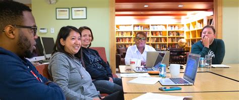 Присъствена стипендиантска програма за журналисти в Харвард АЕЖ България