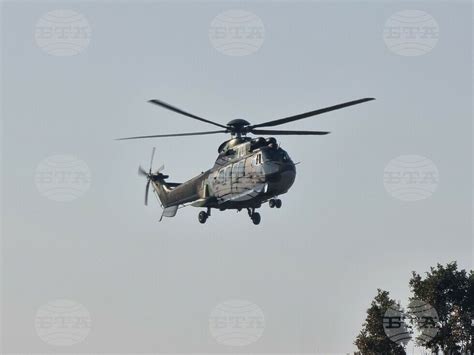 Общо четири хеликоптера и два самолета ще се включат в гасенето на пожара край село Воден Утро