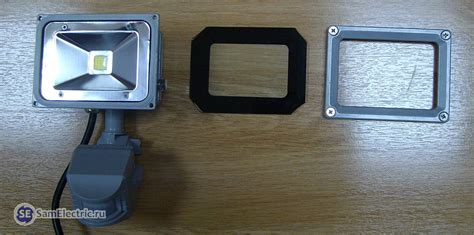 Светодиодный прожектор уличный - устройство, фото снаружи и изнутри ...