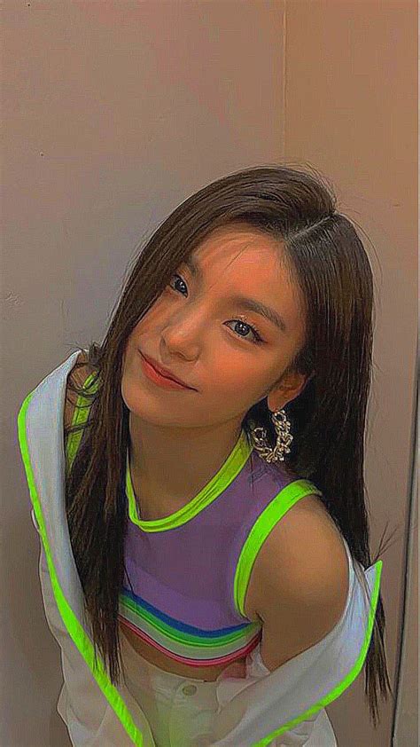 Itzy Yeji Yejiitzy Itzy Disney Princess Disney Characters