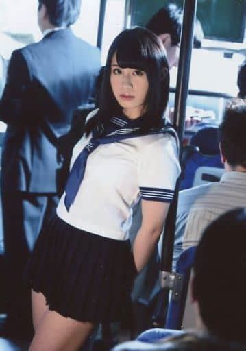 駿河屋 【アダルト】 2 ： 凉宮すず Dvd「通学途中に痴漢の手によって絶頂を教え込まれた女子校生」特典生写真（女性生写真）
