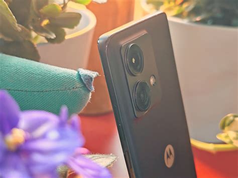 摩托罗拉 Edge 40 Neo 智能手机评测 价值 550 美元的高端手机 Notebookcheck