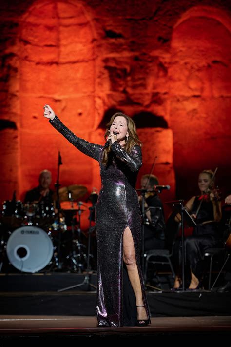 Vicky Leandros Auf Abschieds Tour Karriere Krönung An Der Akropolis