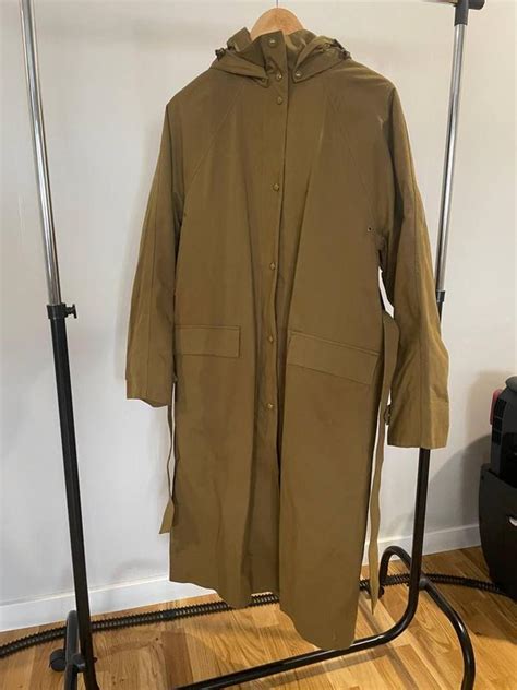 Нова парка Mango — ціна 3000 грн у каталозі Парки Купити жіночі речі за доступною ціною на Шафі