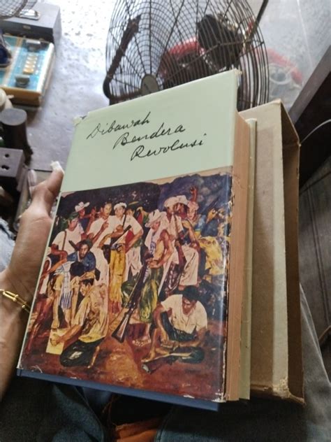 Buku Dibawah Bendera Revolusi Antik Lainnya Di Carousell