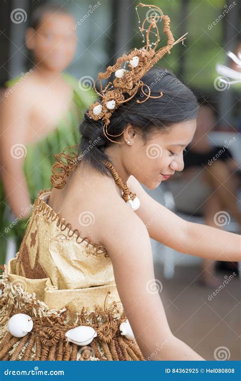 Dancing Girl From Island South Pacific Editorial Image Image Of Cook