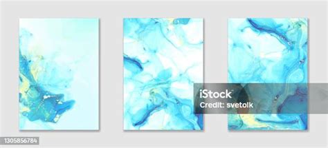 황금 얼룩이있는 추상적 인 파란색 액체 수채화 배경 알코올 잉크 그리기 효과 족츠기와 청록색 지오데 결혼 초대를 위한 벡터 일러스트 디자인 템플릿 정족에 대한 스톡 벡터