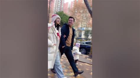 可可长大后会不会找曹主任的事！这完全不顾她的小短腿呀，都跑步前进了！带娃出门 爸爸的小棉袄 父女日常 曹多多 Youtube