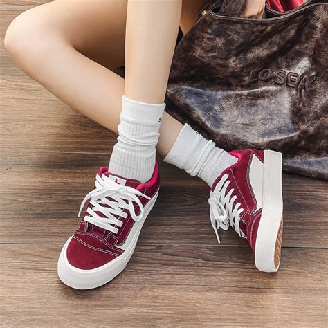 Retro Bread Shoes Couple Classic Shoes Wine Red Shoes Men Casual Shoes