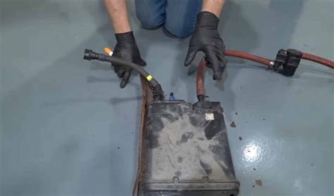 What To Do When Gas Overflows When Filling Tank