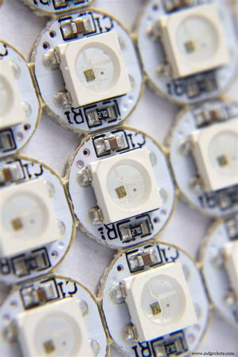 Ws2812 Vs Ws2812b 可寻址rgb Led灯条有什么区别？