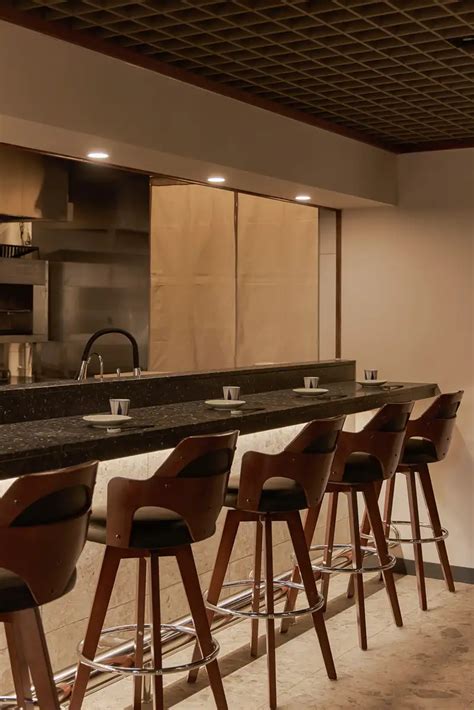 낮은 채도 목재 모던빈티지 컨셉 18평 일식당 인테리어 용산구 후암동