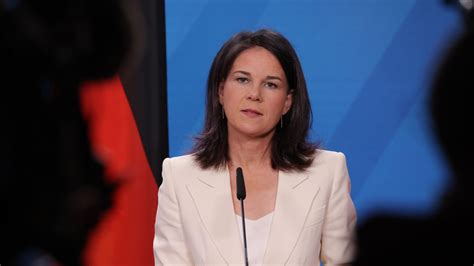 Външният министър на Германия Аналена Бербок днес ще посети Египет Новини бг