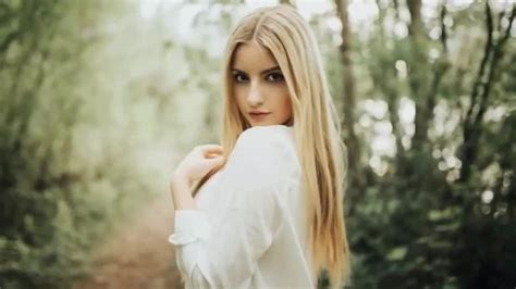 Девушка с соседнего двора