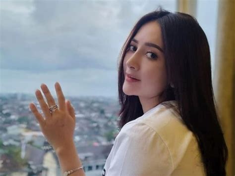 Profil dan Biodata Angeli Emitasari Lengkap Agama, Umur, Pacar dan IG ...