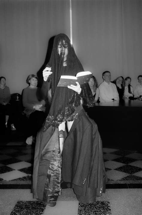 Kunstner Zahna Siham Benamor Jeg Blev Instinktivt Ramt Da Jeg Så Det Værk«