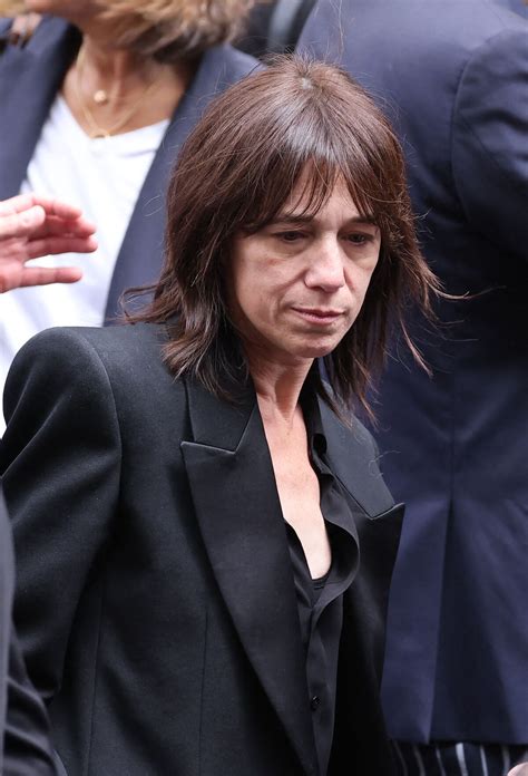 Photo Charlotte Gainsbourg Sorties Des Célébrités Aux Obsèques De