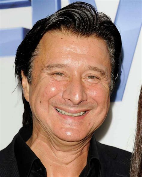 Ex Journey Frontman Steve Perry Back On Stage