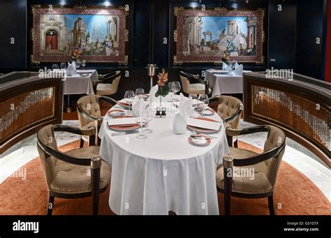 Formal Restaurant Table Setting At Geri Hodge Blog