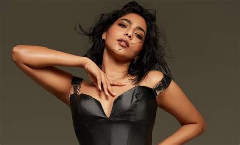 கவனம் ஈர்க்கும் ஐஸ்வர்யா லட்சுமி புகைப்படங்கள்