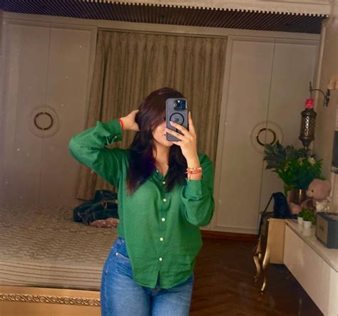 Aleenarai Webcam Show Eporner