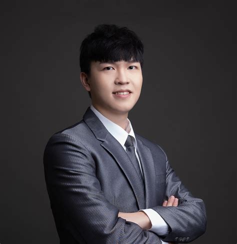 kelvin wang medium