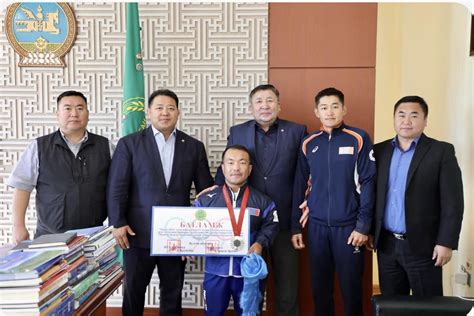 Булган аймаг Ц Баттулгад хоёр өрөө байр бэлэглэлээ Eguur Mn