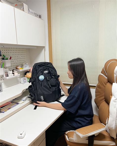 득템이맘 😁서가람 협찬 2025 신상 백팩 Edge Run Backpack 학교 끝나고 바로 학원까지 넉넉한 수납과 소지품 보관이 필요한 아이들을 위해 가볍고 튼튼한