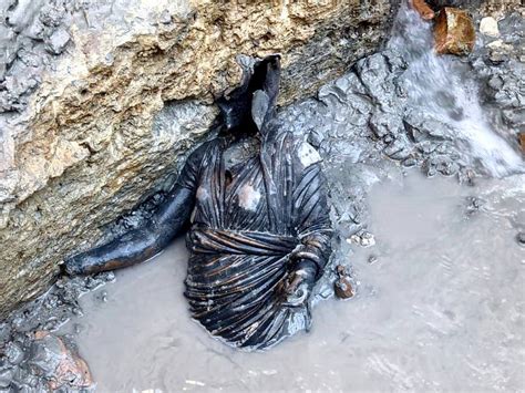 Archaeologists Find 24 Bronze Statues Preserved In Tuscan Spa For 2300 Years Smart News