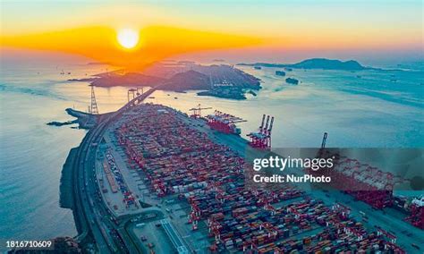 An Automated Terminal Is Operating In The Yangshan Deep Water Port News Photo Getty Images