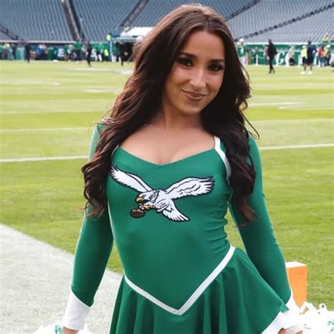Eagles Cheerleader Had 4 Word Postgame Message For Travis Kelce The Spun