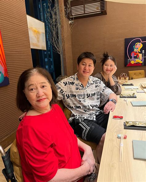 ไฮโซกี้ สราวุธ โชว์รูปคู่ มินนี่ ภัณฑิรา หวาน In ปารีส คนชมหน้าคล้ายกัน