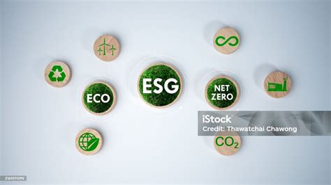 Esg And Eco 및 Net Zero의 약어가 인쇄된 원형 나무 보드 지속 가능한 환경을 위한 개념 온실가스 순배출 제로 배출 목표 흰색 배경입니다 0에 대한 스톡 사진