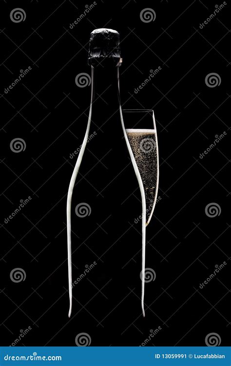 стекло шампанского бутылки стоковое изображение изображение насчитывающей шампанское 13059991