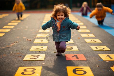 开心做游戏的小朋友高清图片下载 正版图片600445844 摄图网