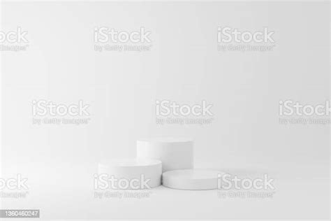 흰색 스튜디오 조명 배경에서 지오메트리 연단과 추상적 인 최소 장면 제품 프리젠 테이션 쇼케이스 모의 무대 화장품 디스플레이