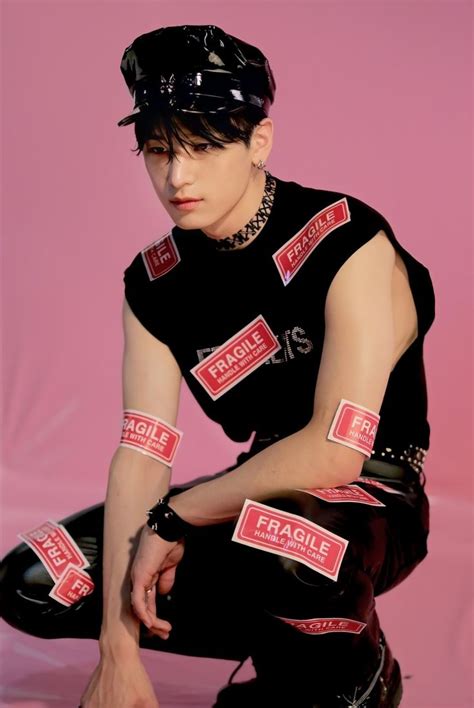 Pin By Sol On The Boyz Poses Kpop Guys Pretty Boys