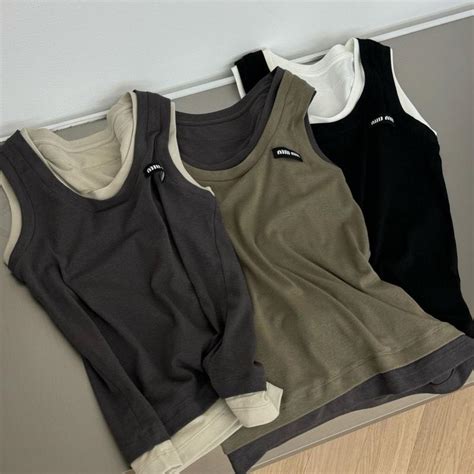 Майка в стиле Miu Miu — цена 1100 грн в каталоге Майки Купить женские вещи по доступной цене на