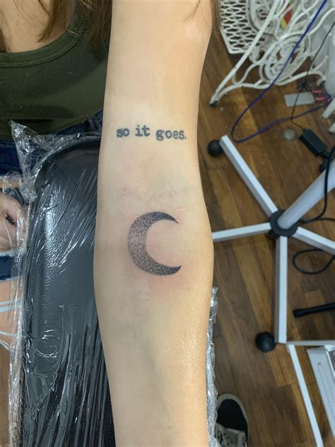 Crescent Moon Stick N Poke By Annabelle At Aesthetic Tattoo In