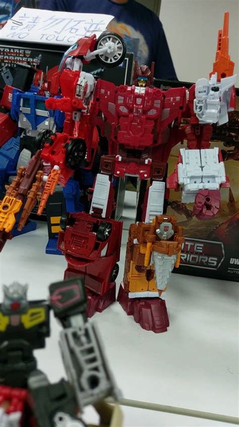 TakaraTomy Transformers UW 08 Computron Comparison With Hasbro Combiner Wars Computron