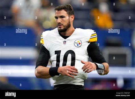 Pittsburgh Steelers Quarterback Mitch Trubisky 10 Warms Up Before An