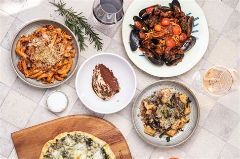 Simon Food Favourites Pork Belly With 3 Vege Sides 11 90 Regular Size — Crackling So Good