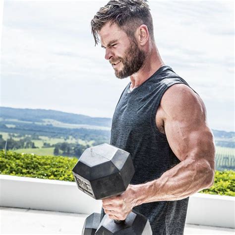 Arm Chris Hemsworth Chris Hemsworth Stars In Netflixs Gritty New