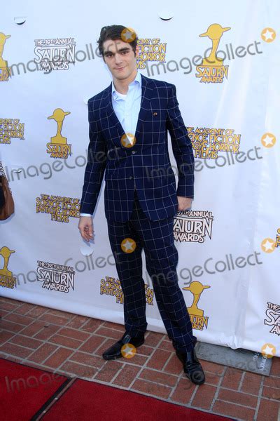 R J Mitte Pictures And Photos