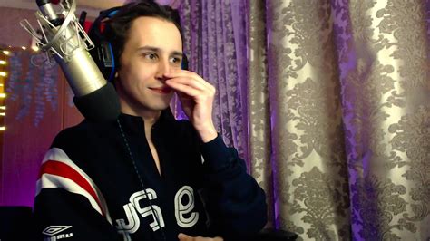 Streamer Undressed On Camera ThisVid