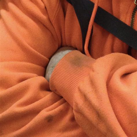 Best Of Instagram New York Photographer Hannah Ryan Captures Hands On The Subway Booooooom