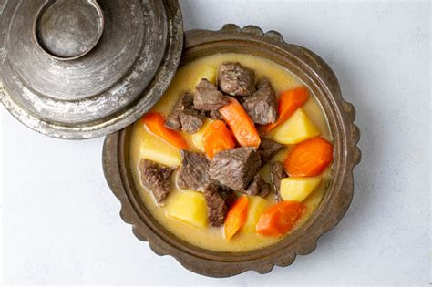 터키 쿠즈 에 하슬라마 양고기 감자와 당근을 곁들인 고기 스튜 감자 요리에 대한 스톡 사진 및 기타 이미지 감자 요리 고기