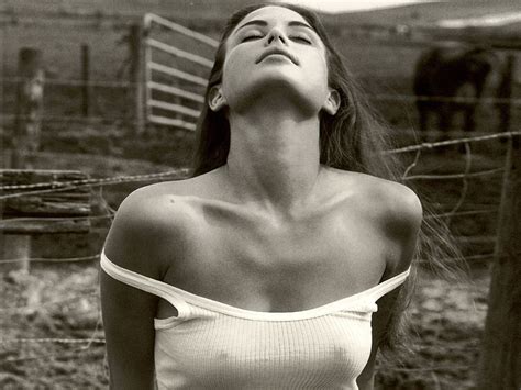 Josie Maran Sexy Wallpaper Images