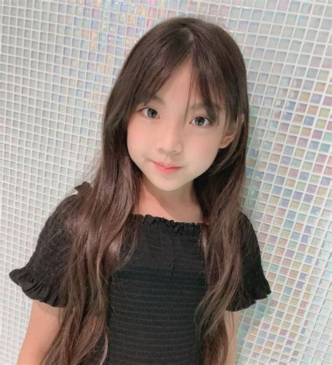 ปักพินโดย Kodchakorn Phumila ใน คนดัง คนดัง