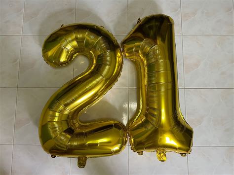 21 Gold Foil Number Balloons, Hobbies & Toys, Stationery & Craft ...